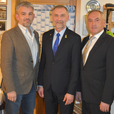 SPD-Vorsitzender Roger Hoffmann bedankte sich bei den Poppenrichter ...